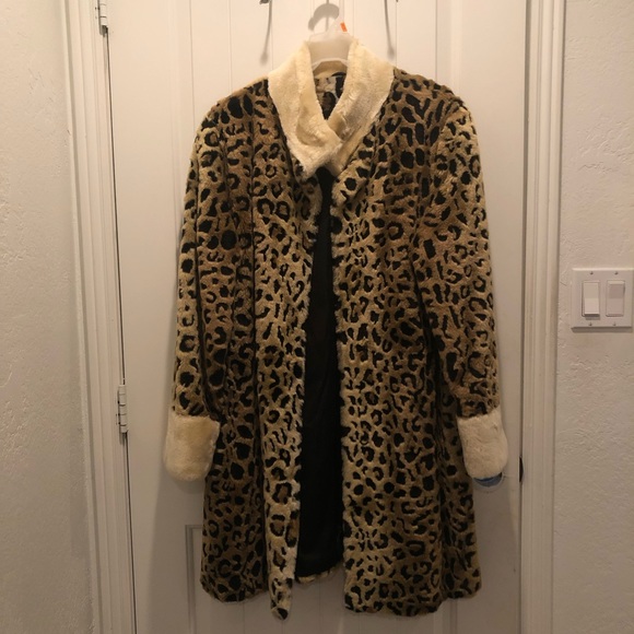 Monroe & Main | Jackets & Coats | Monroe Main Womens Cheetah Print Long ...